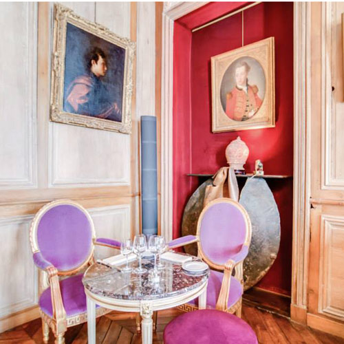 A romantic restaurant for a one-on-one