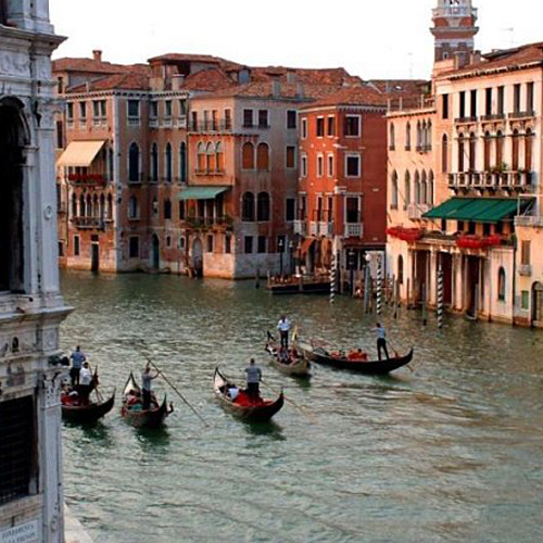 A must-go gondola ride